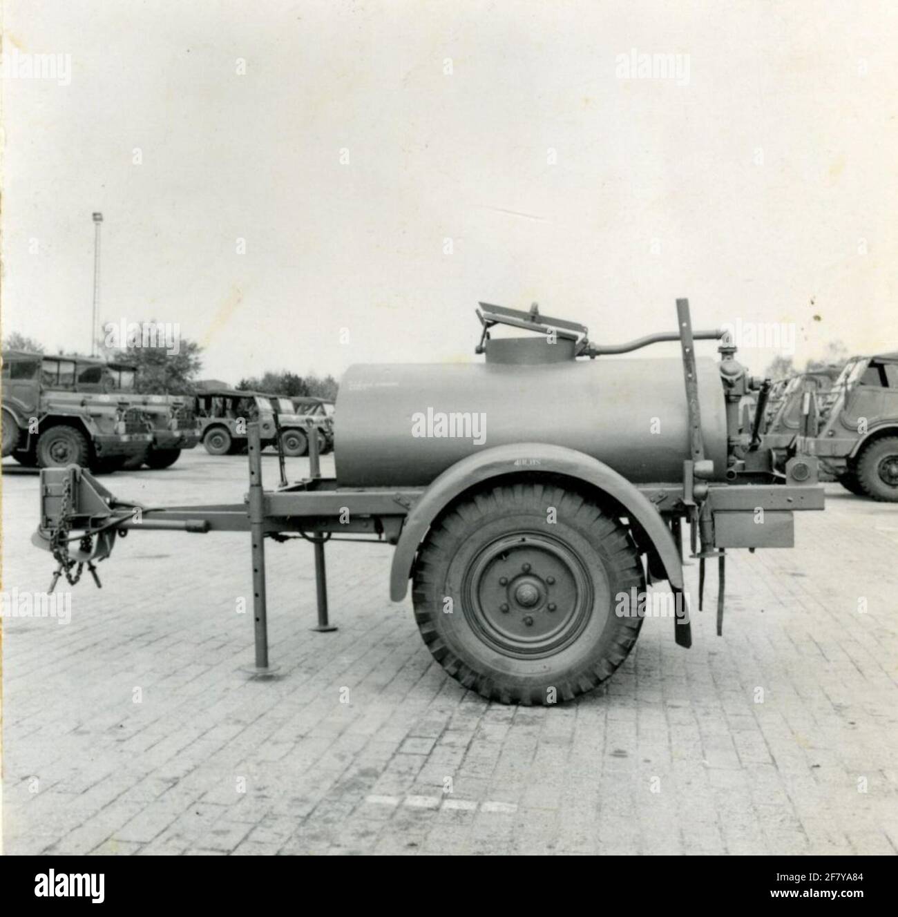 Trailer, boiler-shaped structure, two-wheeled, provided with tubular ...