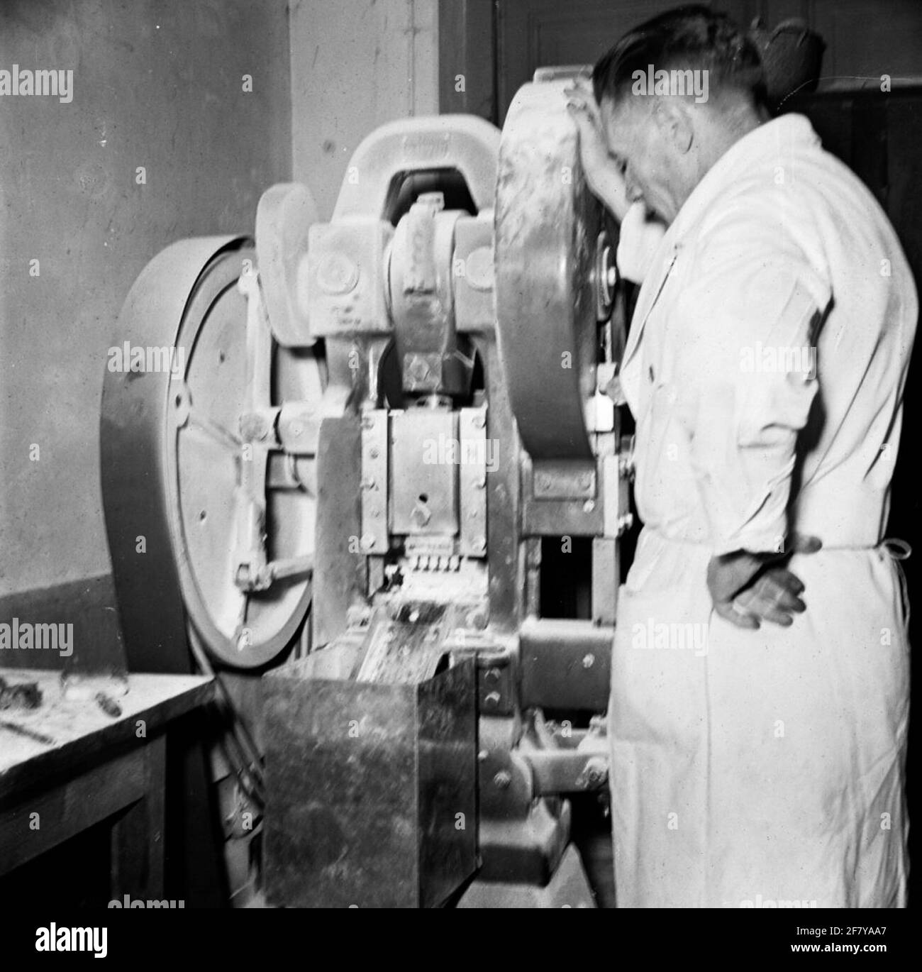 Heavy labor Black and White Stock Photos & Images - Alamy