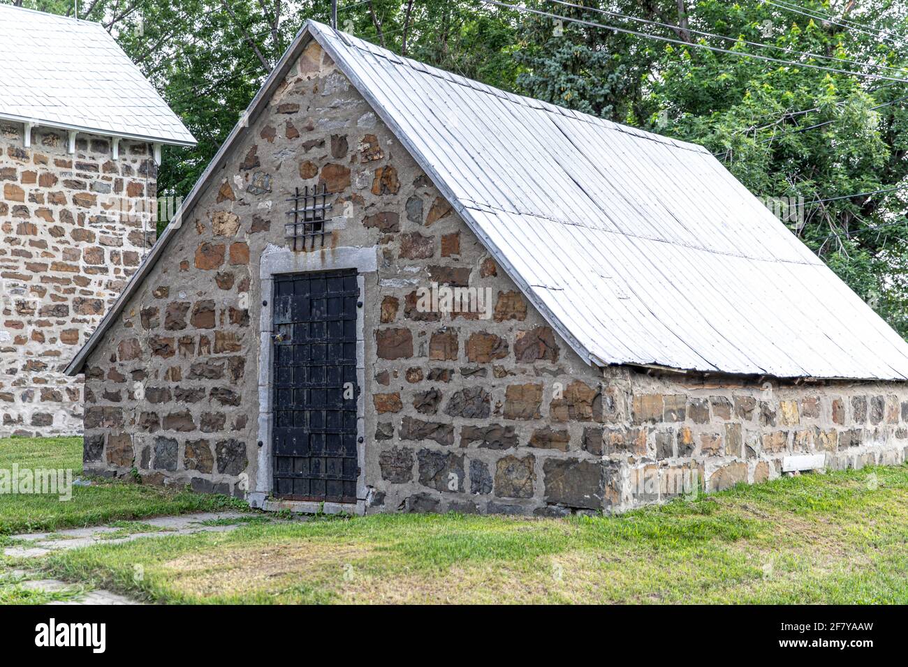 Old metal roof hi-res stock photography and images - Alamy