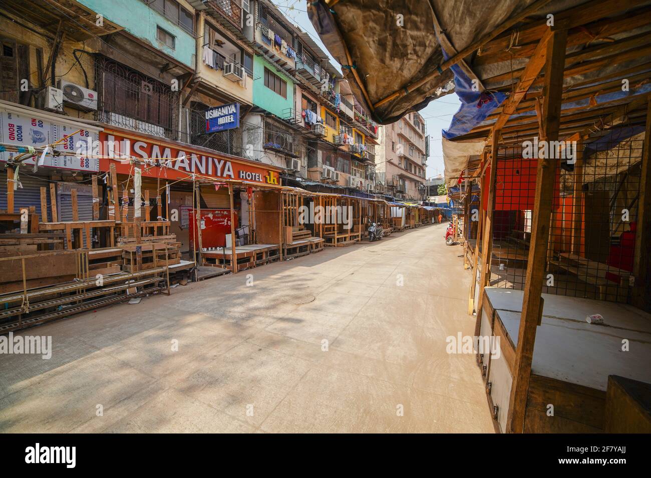 Closed shops in Kalbadevi Market Mumbai during a lock down Mumbai ...