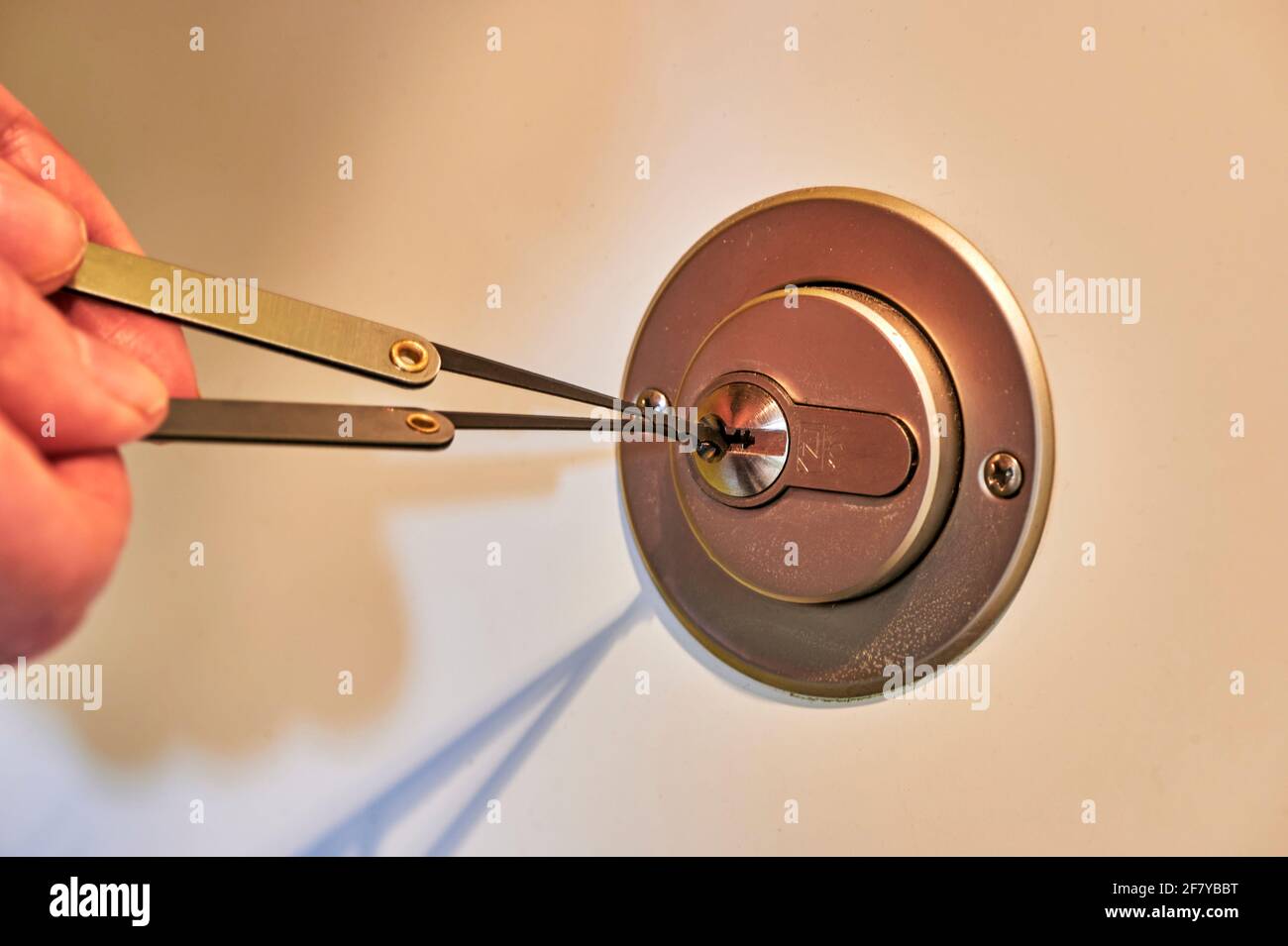 Security pick a lock hi-res stock photography and images - Alamy