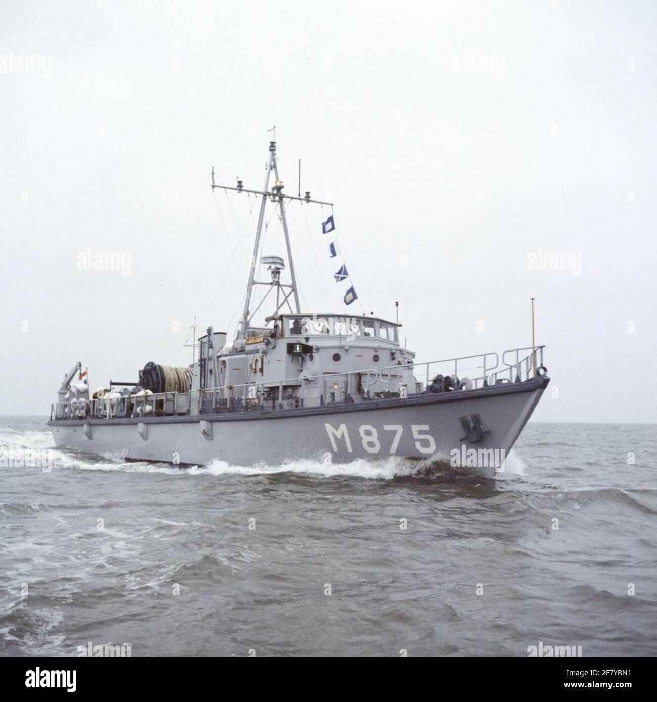 The shallow water mine sweeper (van straelen class, 1960-1986) hr.ms ...