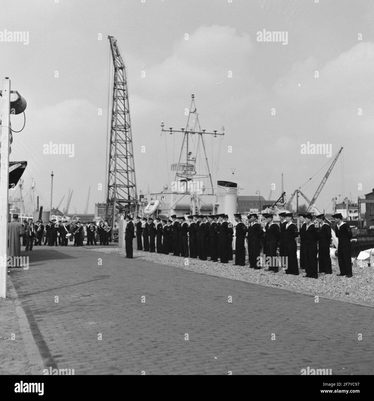 Communication of the mine sweep Hr.Ms. Venlo (M 817) in Rotterdam in ...