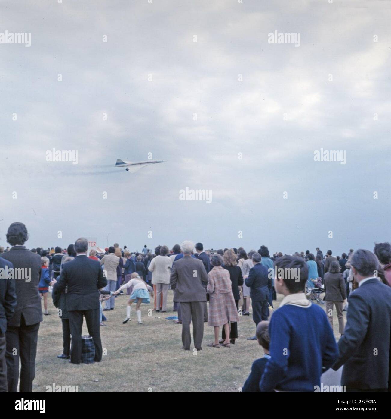 A Concorde Supersonic passenger plane above Farnborough Stock Photo - Alamy