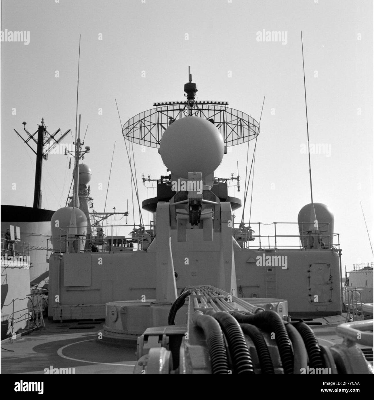 Radar system on the rear deck of the L-fregat hr.ms. Witte de With ...