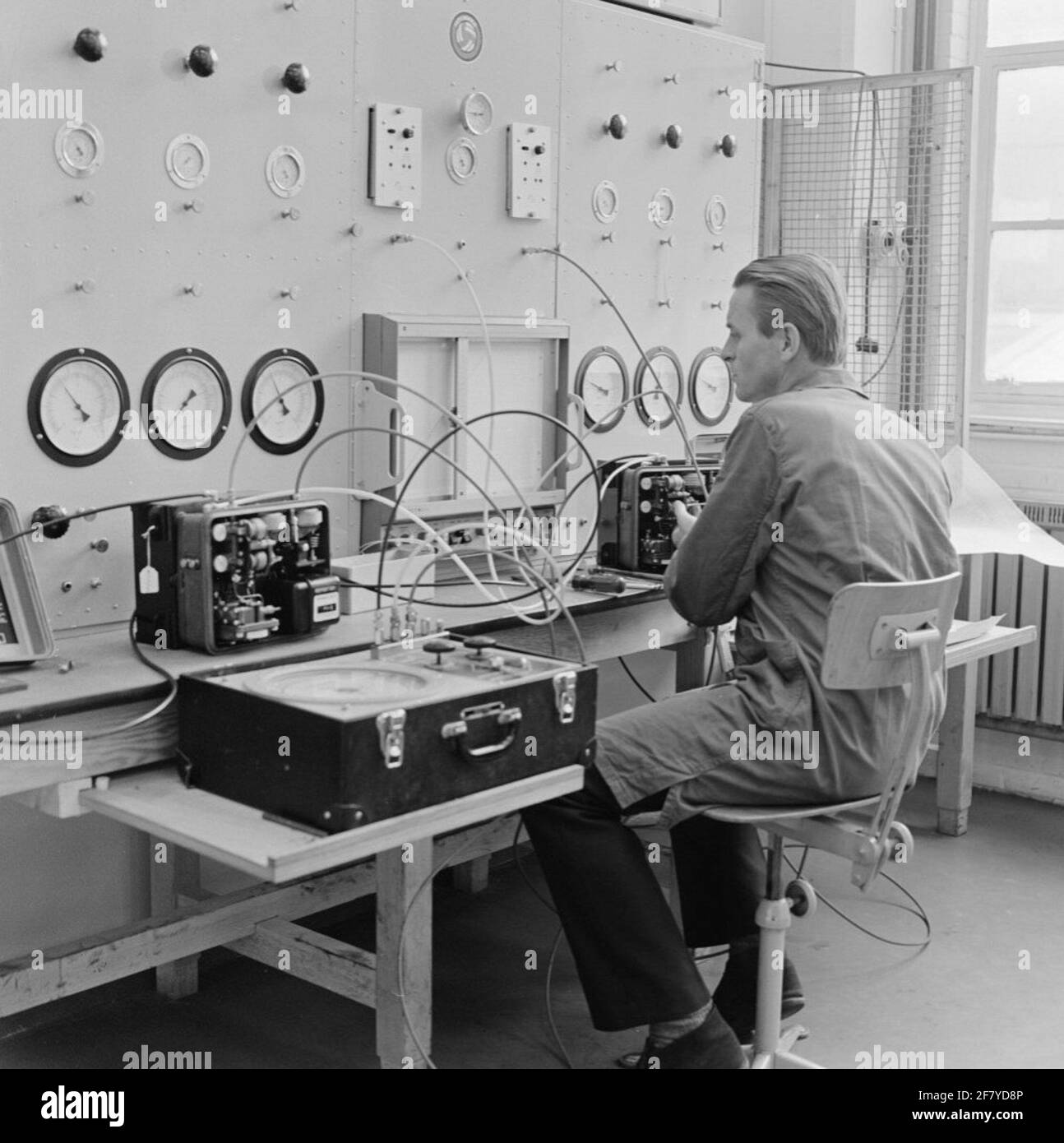 Instrument maker van b.i.k Stock Photo - Alamy