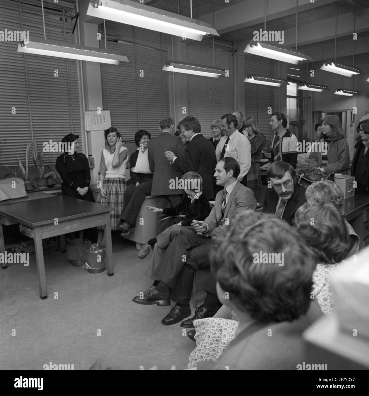 Reception on the occasion of Mr. W.F's office anniversary. Ligraken ...