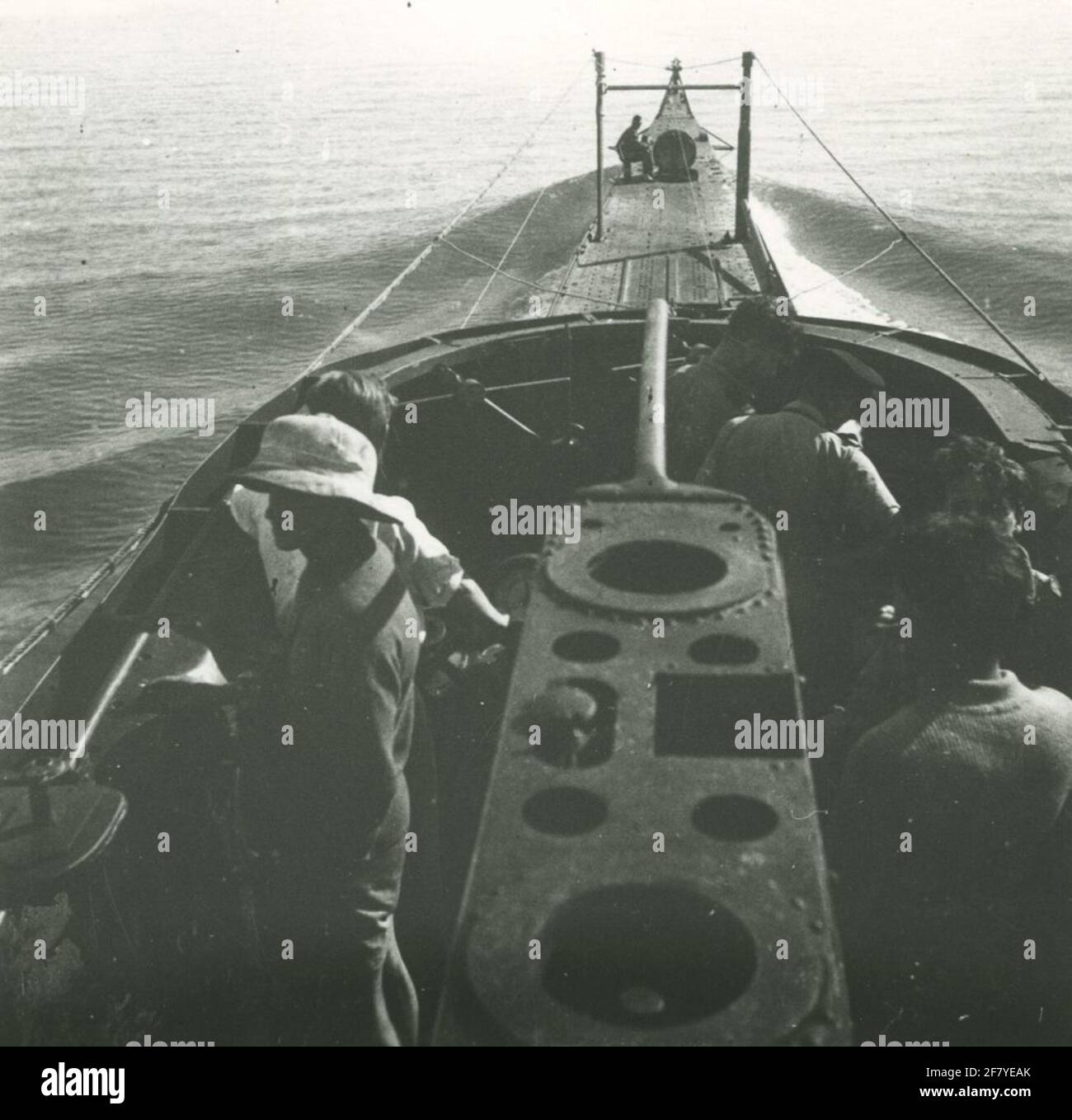 Top view periscope and antenna bun hr.ms. Submarine O 21 (1940-1957 ...