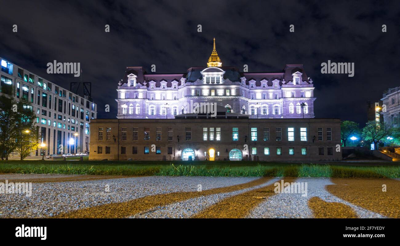 Lights and ancient architecture hi-res stock photography and images - Alamy