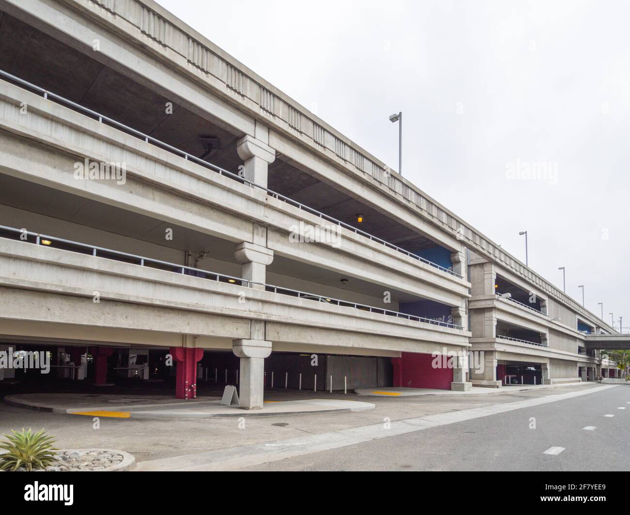 Large concrete floor texture hi-res stock photography and images - Alamy