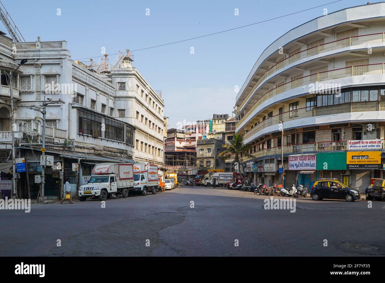 Closed shops in Kalbadevi Market Mumbai during a lock down Mumbai ...