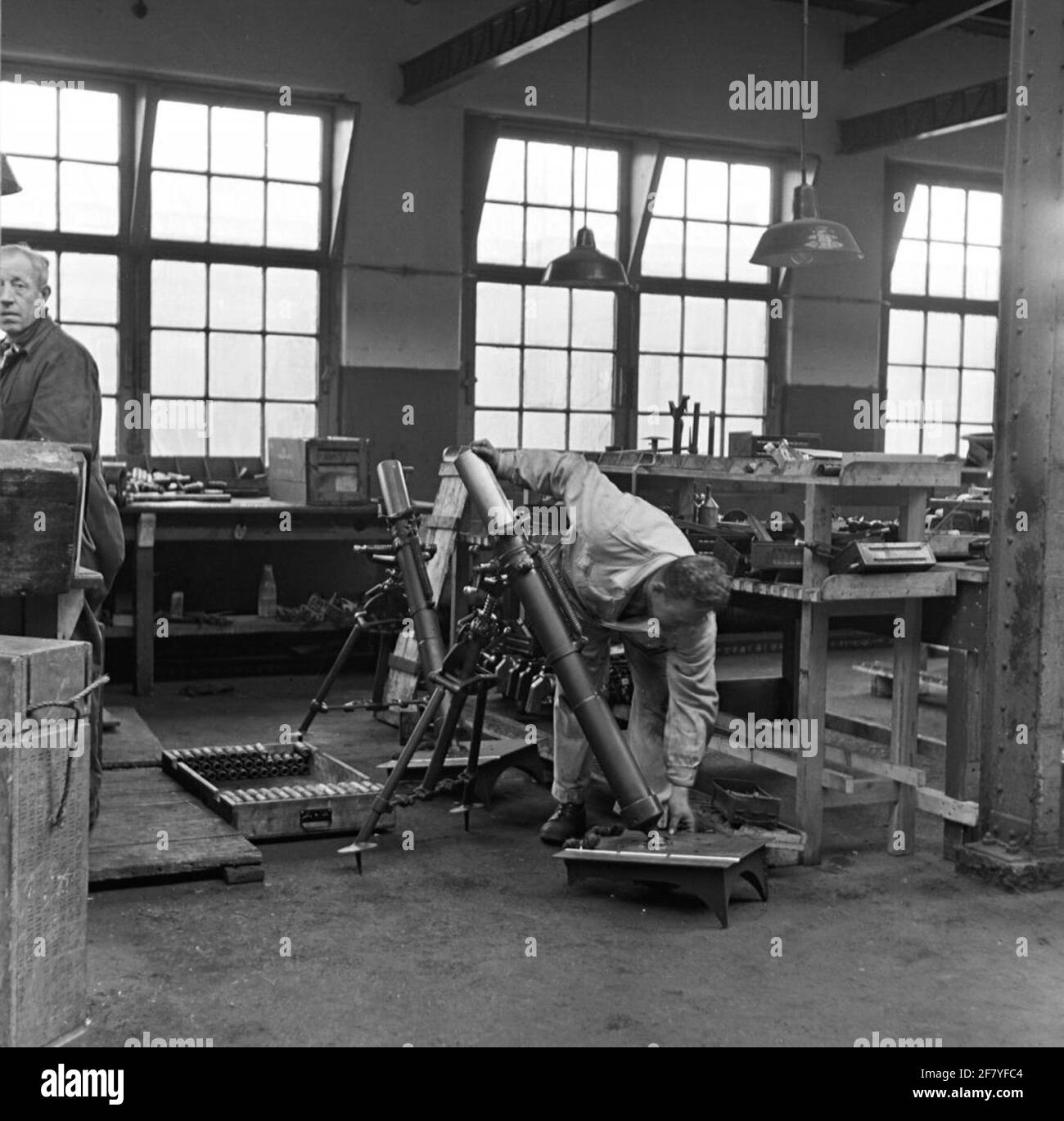 81 mortars hi-res stock photography and images - Alamy