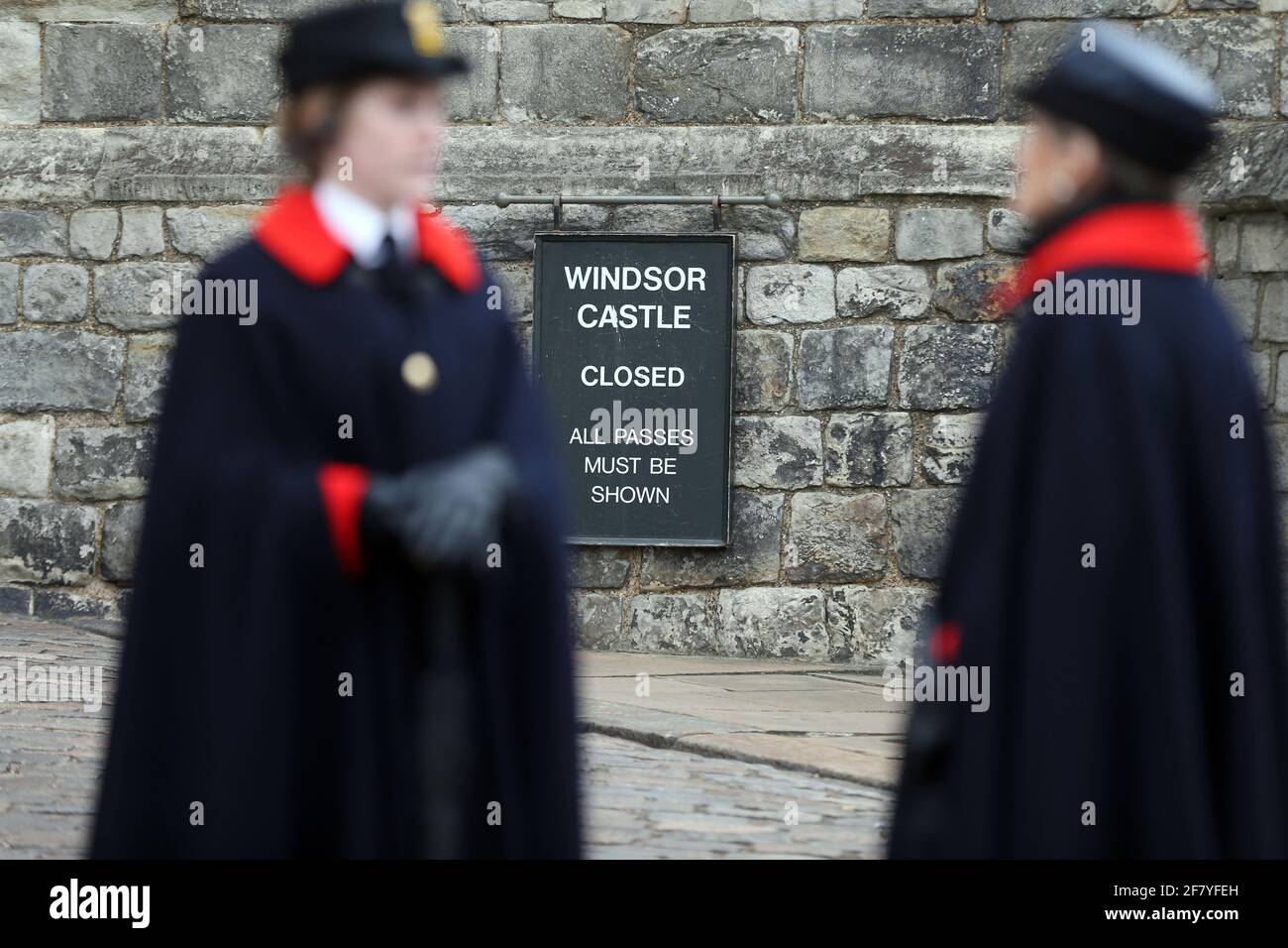 Royal household staff hi-res stock photography and images - Alamy