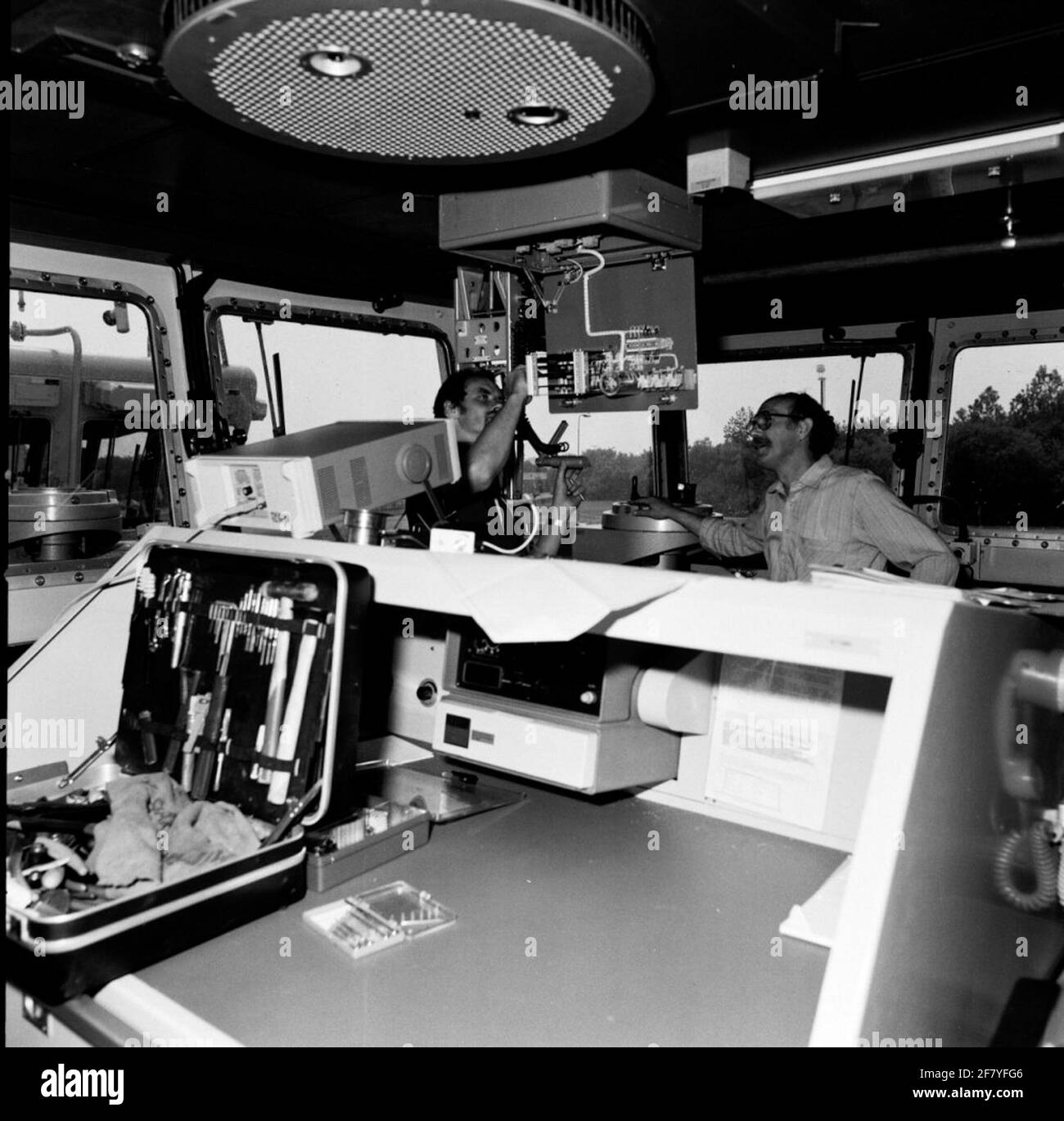 Installation of the signal searchlight installation on the bridge roof ...