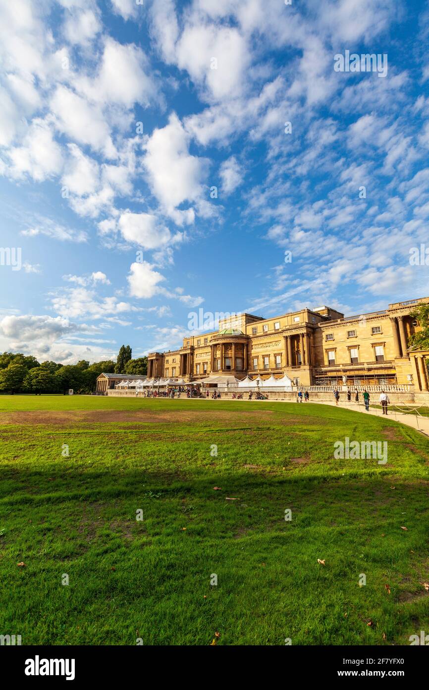 The rear terrace of Buckingham Palace, London, England Stock Photo - Alamy