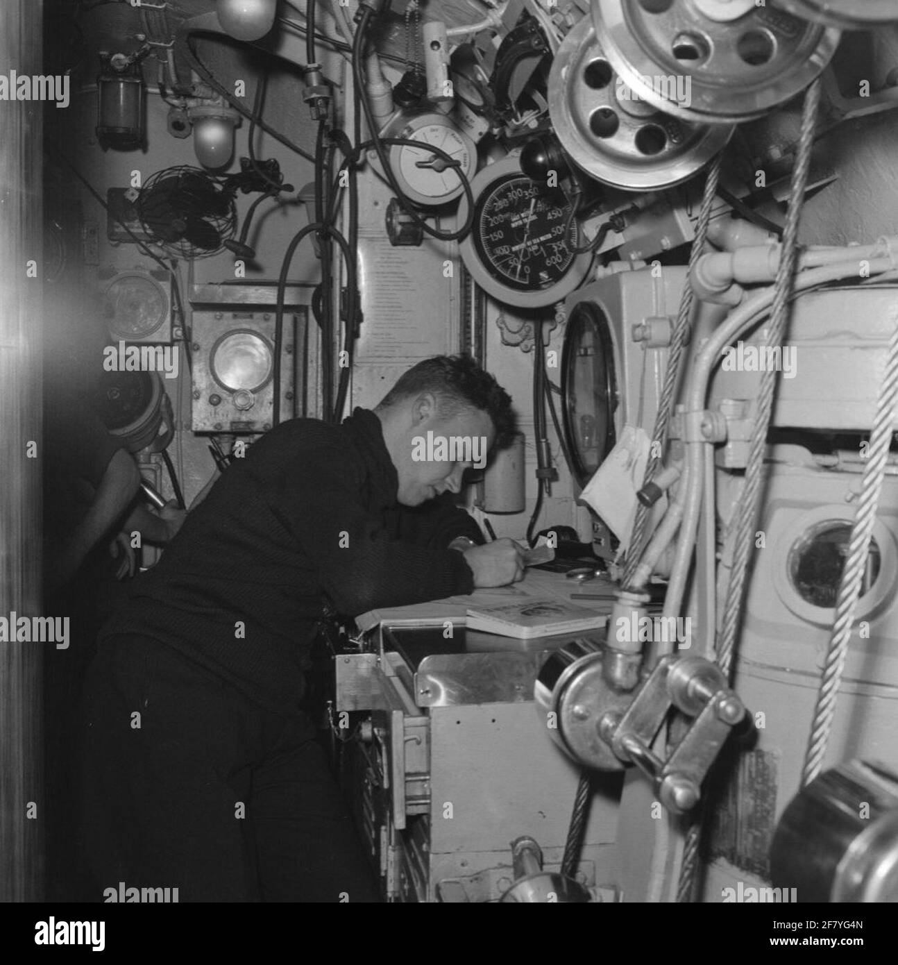 The crew of the submarine Hr.Ms. Walrus (S 802) or from Hr.Ms. Sea lion ...