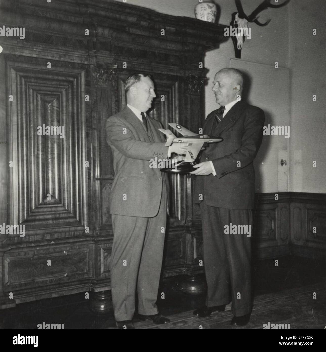 Visit from a delegation led by the director of the Republic Aircraft ...