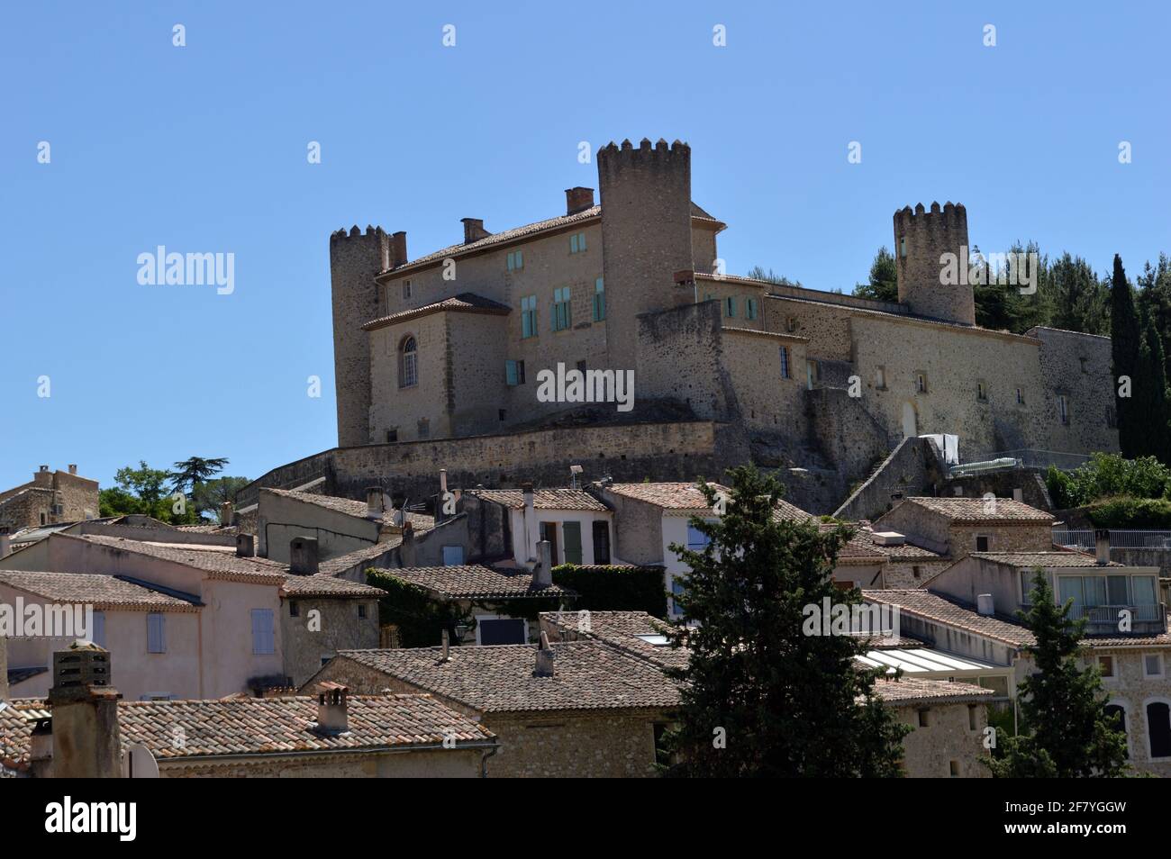 Images of mirabeau en provence, small village in provence during Covid ...