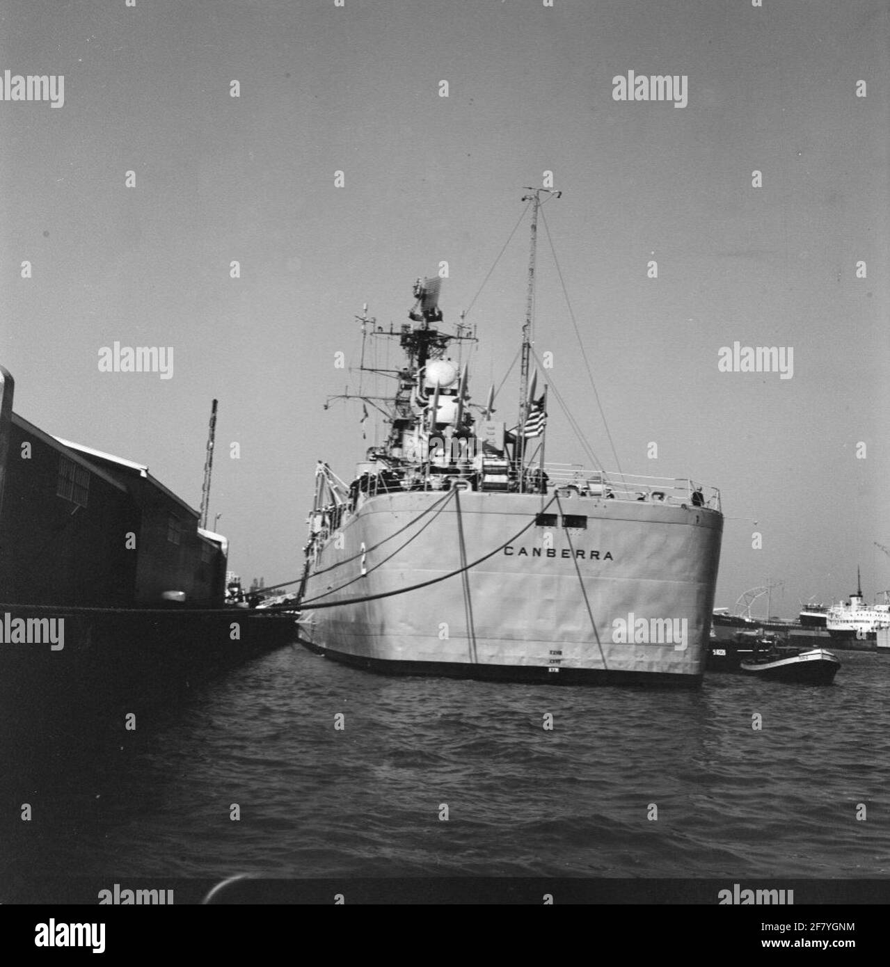 Visit of the heavy American Cruiser USS Canberra (CAG 2, Boston Class ...