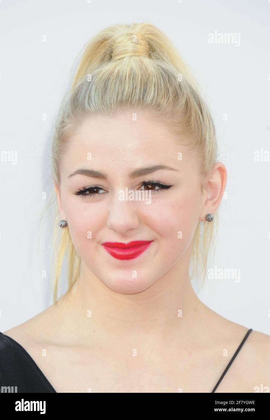 Chloe carpenter hi-res stock photography and images - Alamy