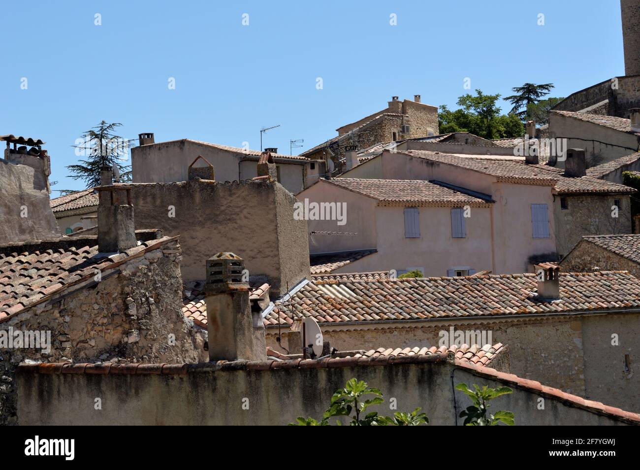 Images of mirabeau en provence, small village in provence during Covid ...