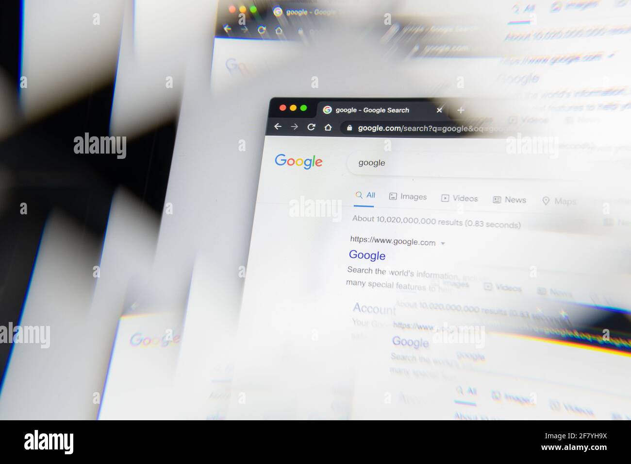 Google logo laptop hi-res stock photography and images - Alamy