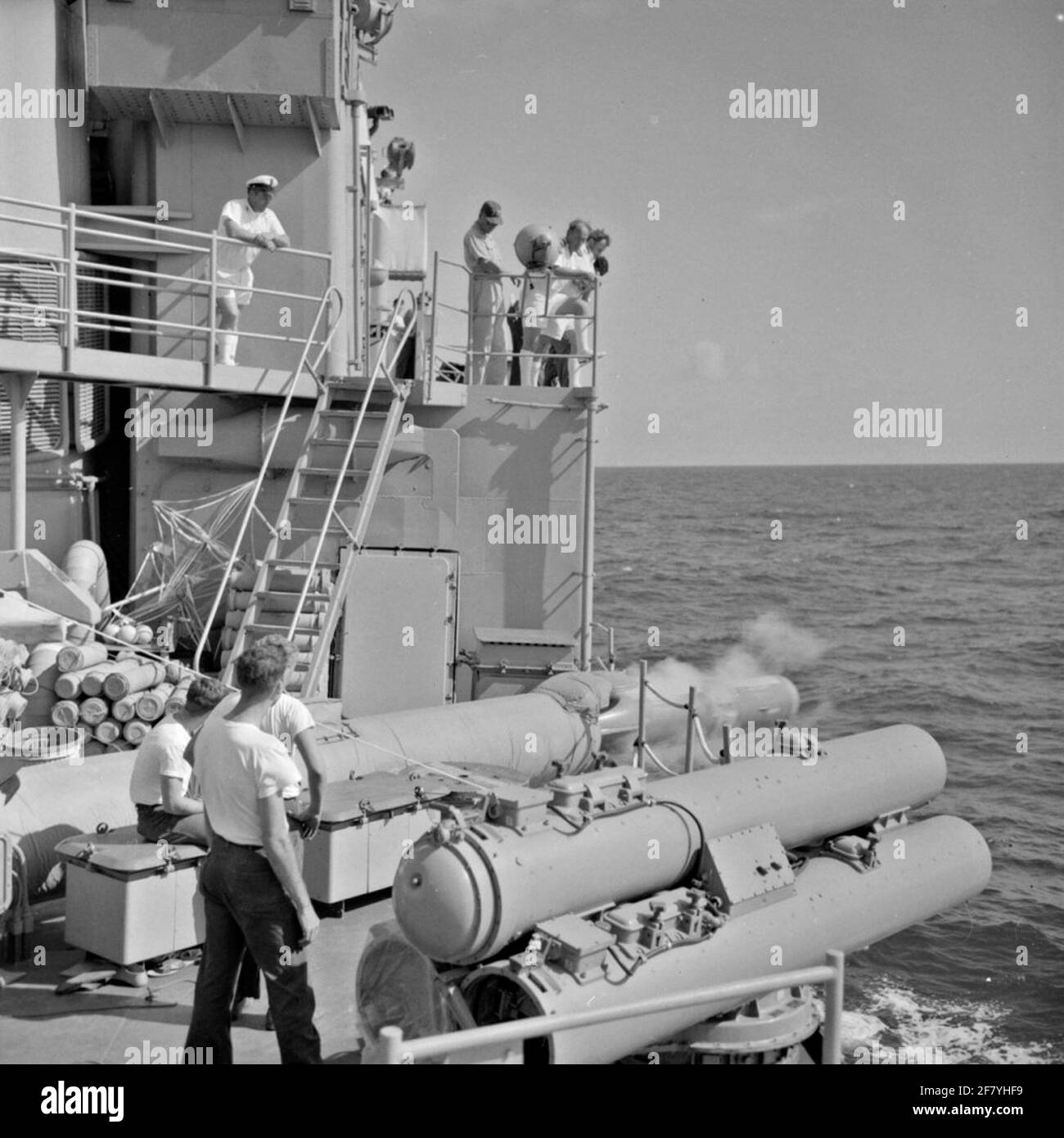 Uss zellars hi-res stock photography and images - Alamy