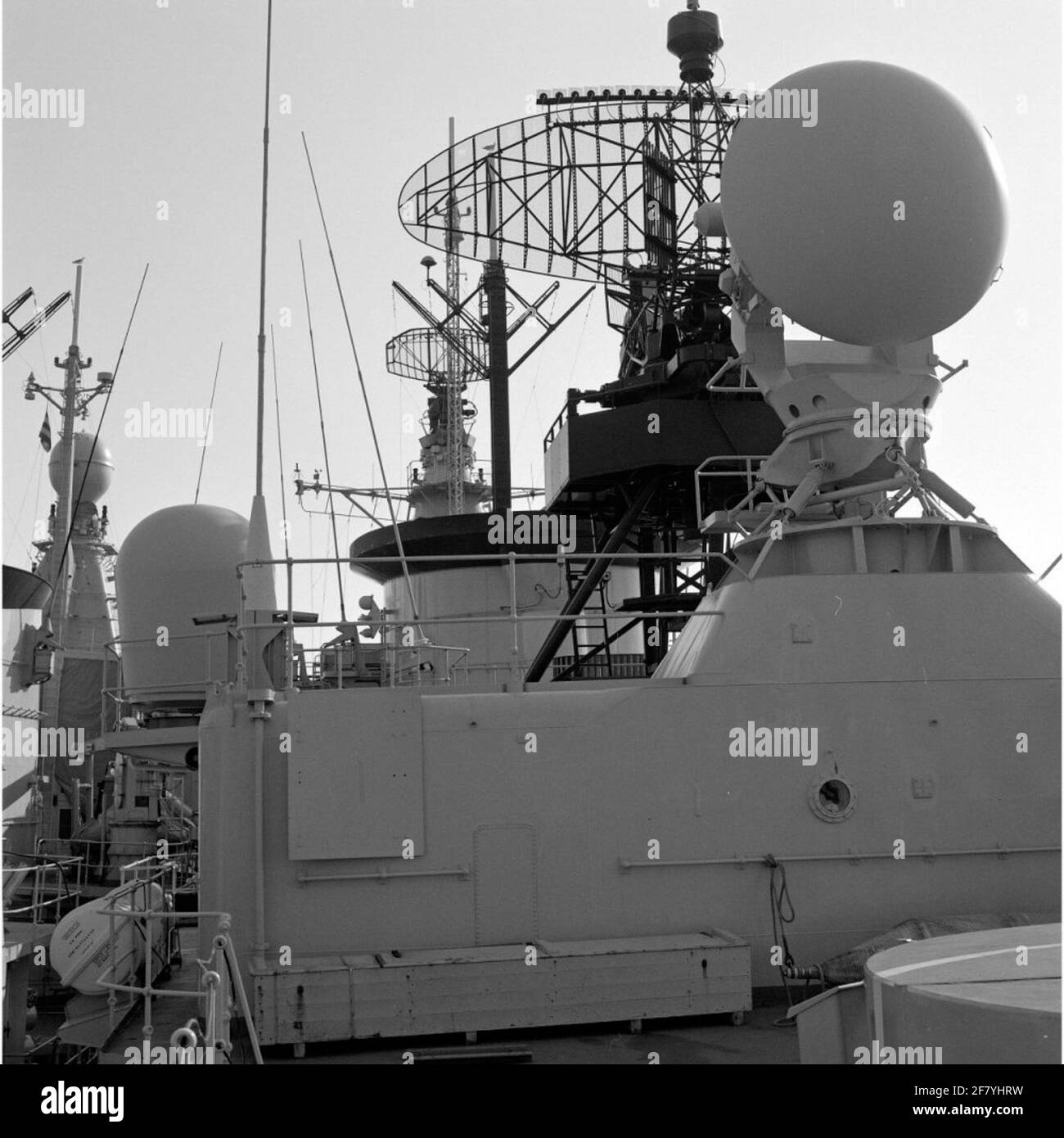 Radar system on the rear deck of the L-fregat hr.ms. Witte de With ...