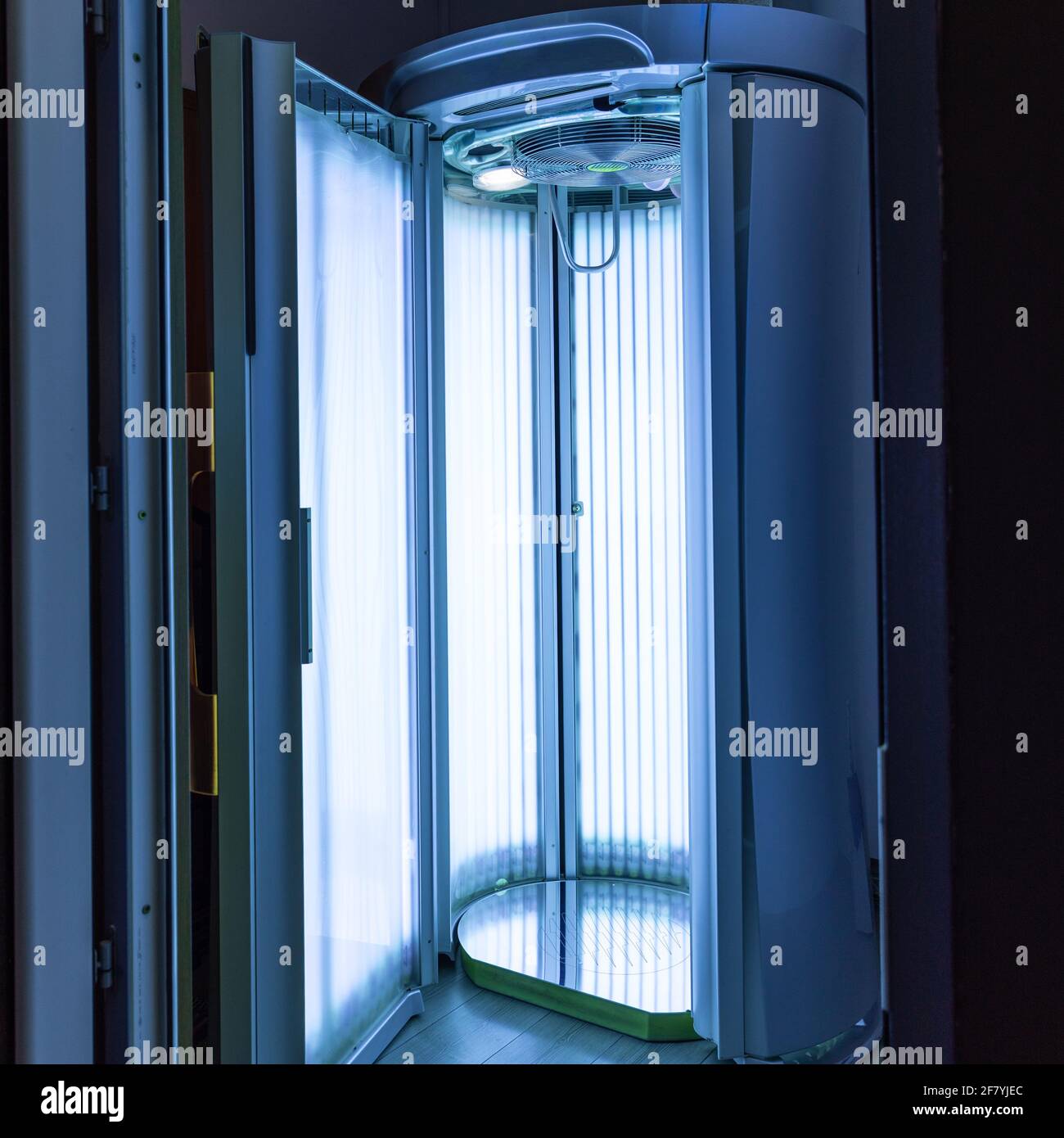 Solarium studio sunlight hi-res stock photography and images - Alamy