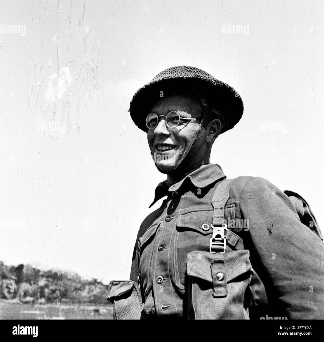 Soldier with helmet and webbing patterns. On his back the battle bag ...