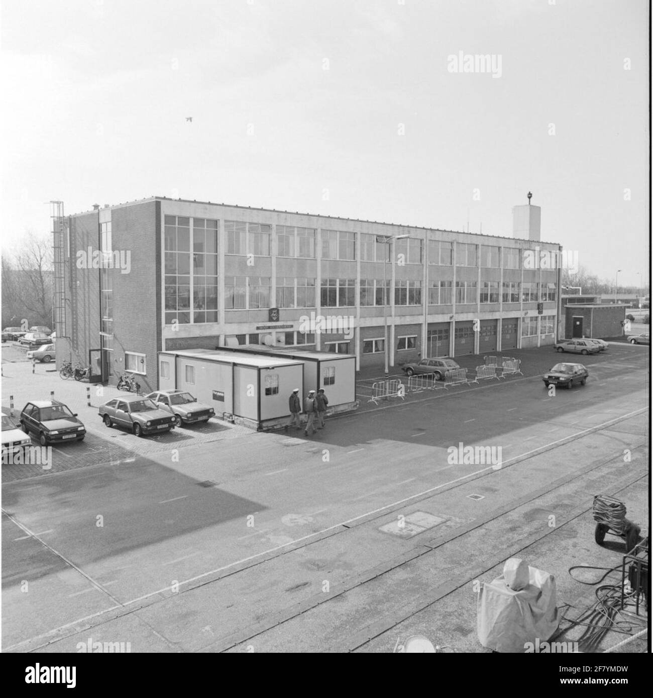 Group building ship Black and White Stock Photos & Images - Alamy