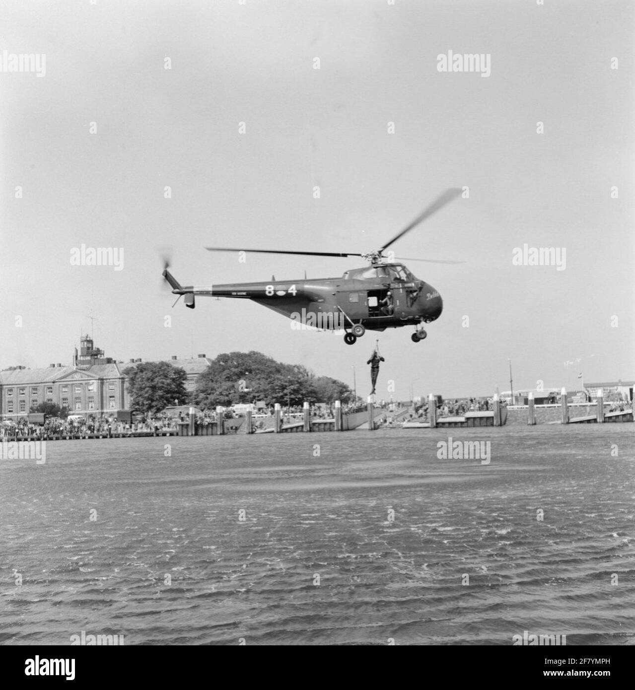 Demonstration of a Sikorsky Ho4S-3 helicopter ('Delilah' with ...
