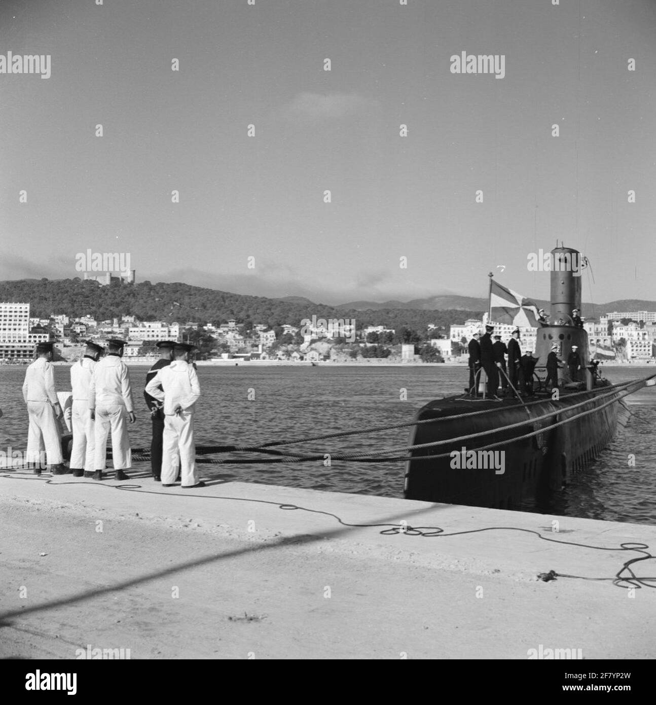 The submarine Hr.Ms. Walrus (S 802), part of Practice Mountment 5, runs ...