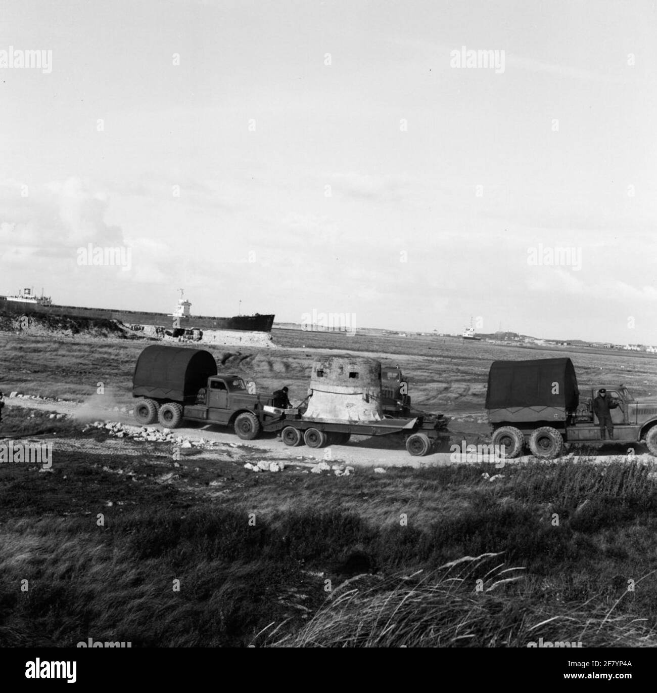 Transport of a steel armor dome of the core work Stock Photo - Alamy