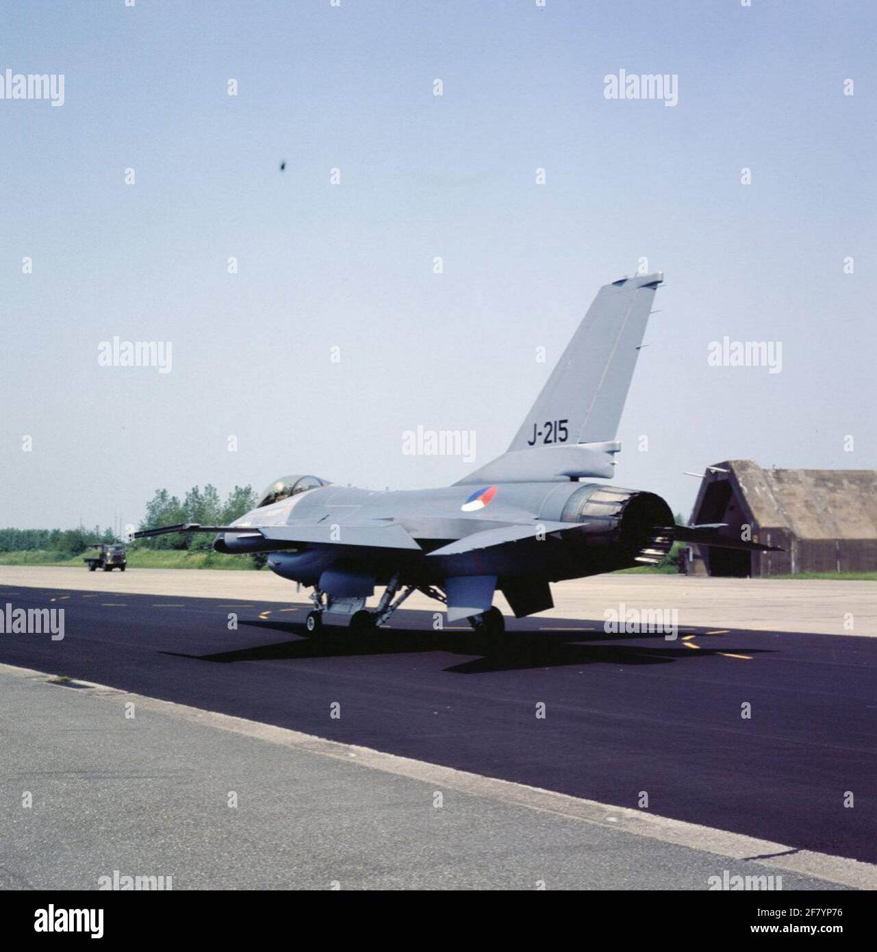 General dynamics flyer hi-res stock photography and images - Alamy