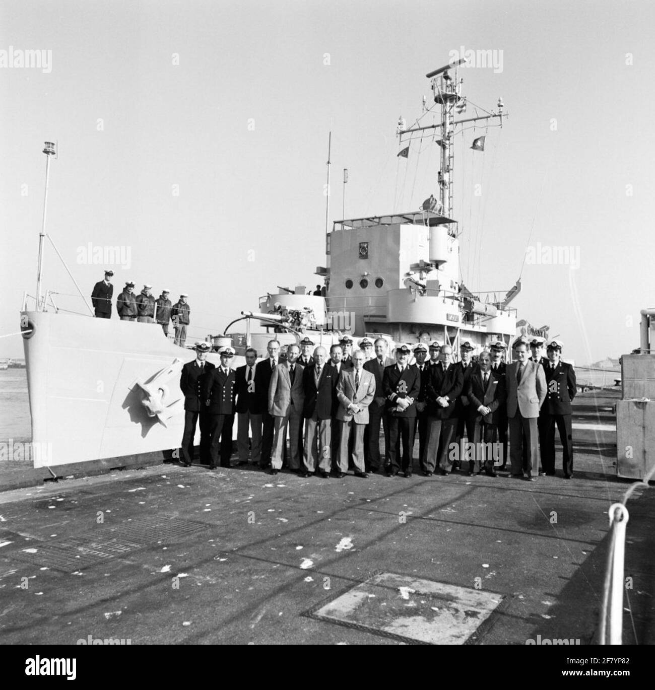 Commander and former commanders with the emission of Hr.Ms. Wolf Stock ...