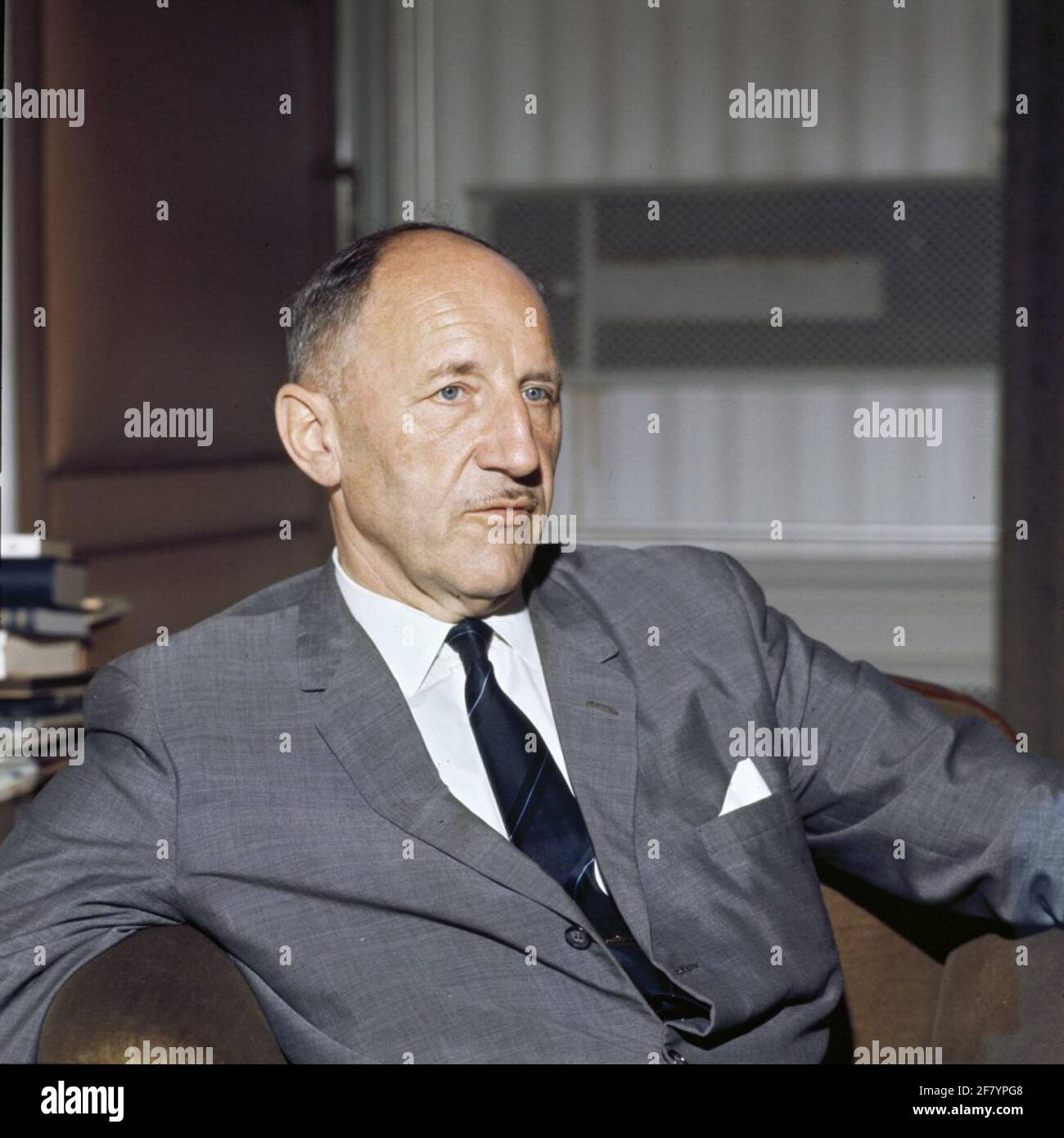 Nato minister luns hi-res stock photography and images - Alamy