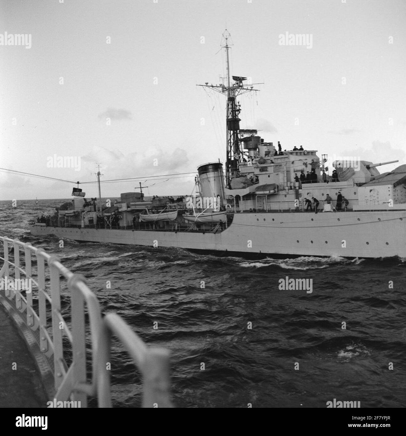 The surrendering of light burdens between cruiser Hr.Ms. The seven ...