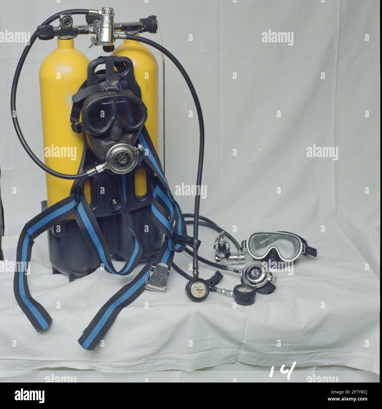 Scub rosette in use for light work and up to 60 m dives. Equipped with ...