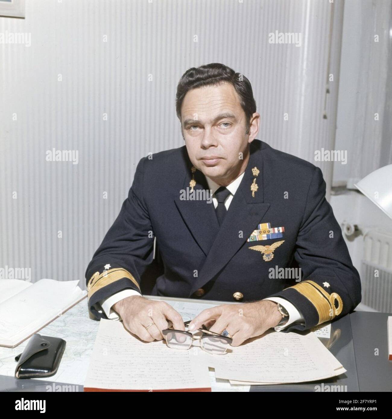 SBN kite r.j. Idzerda (born 1923), flag officer for the Marine Aviation ...