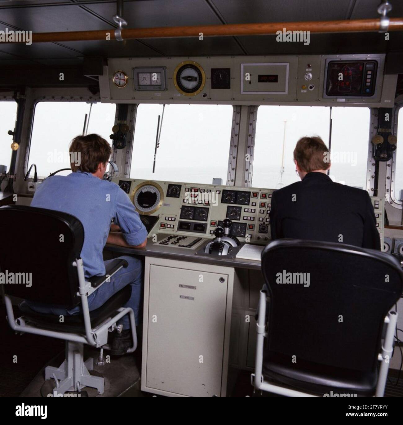 The command bridge of a tripartite mine hunter of the Alkmaar class ...