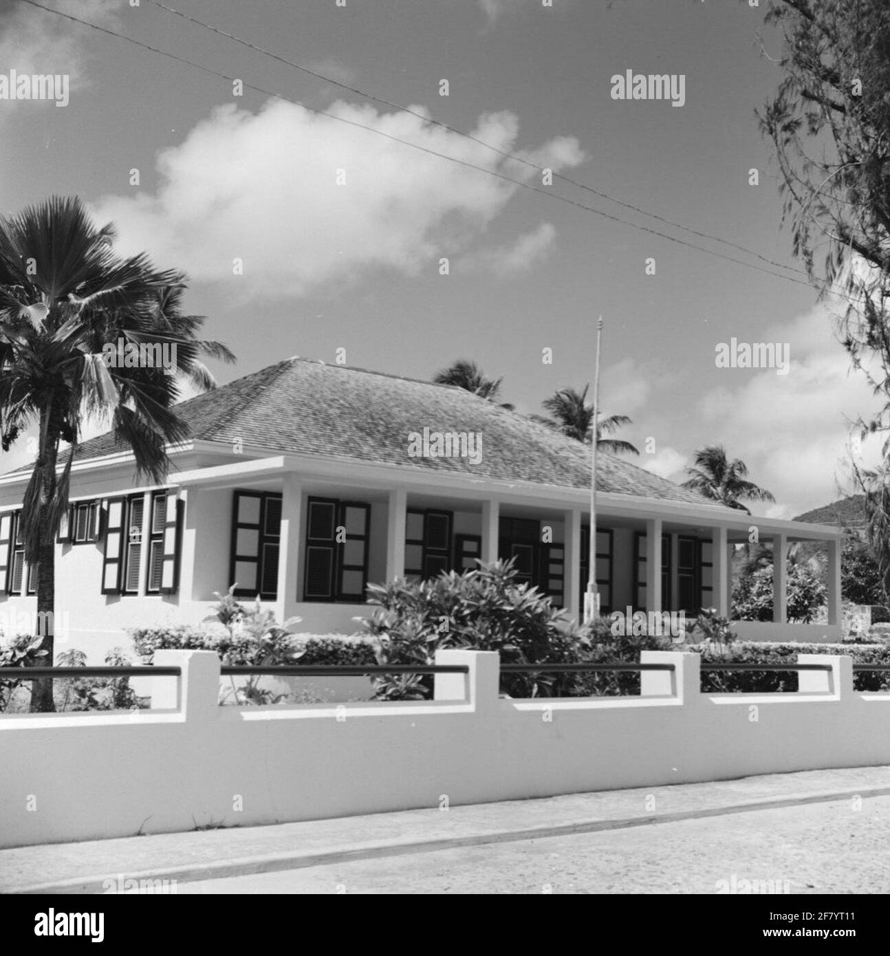 Army house hi-res stock photography and images - Alamy