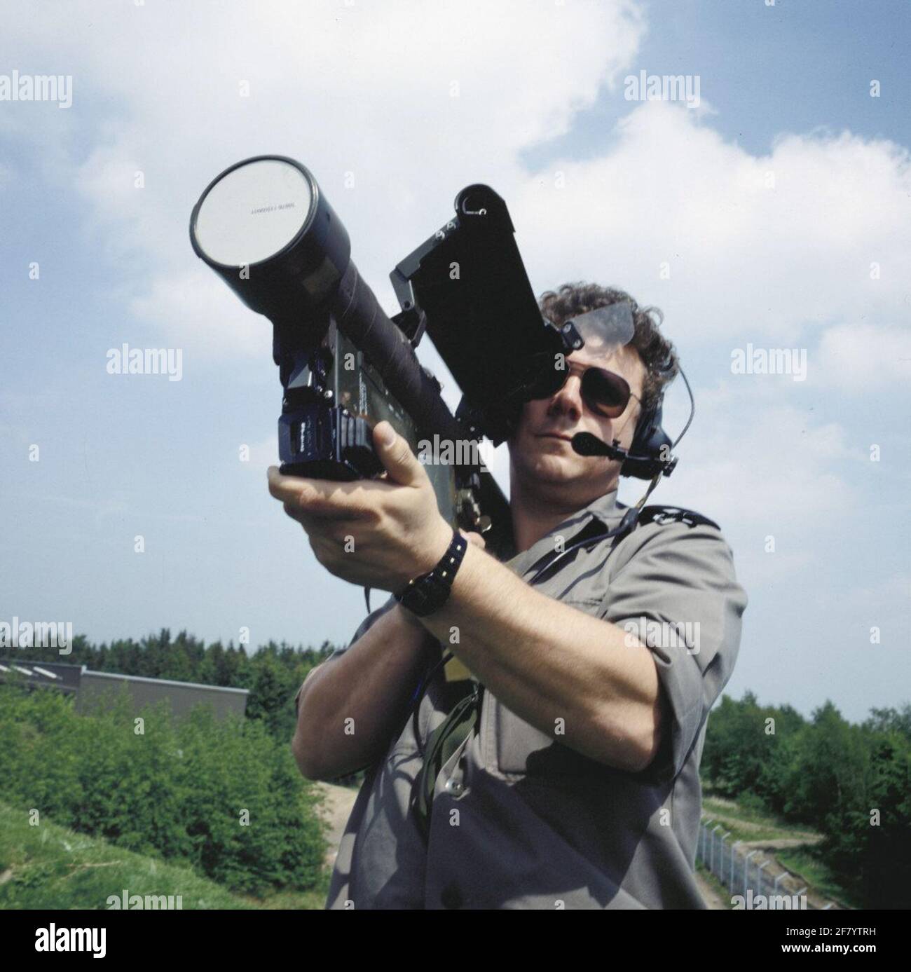 Air Force Soldier with the Stinger. The Stinger is an infrared (heat ...