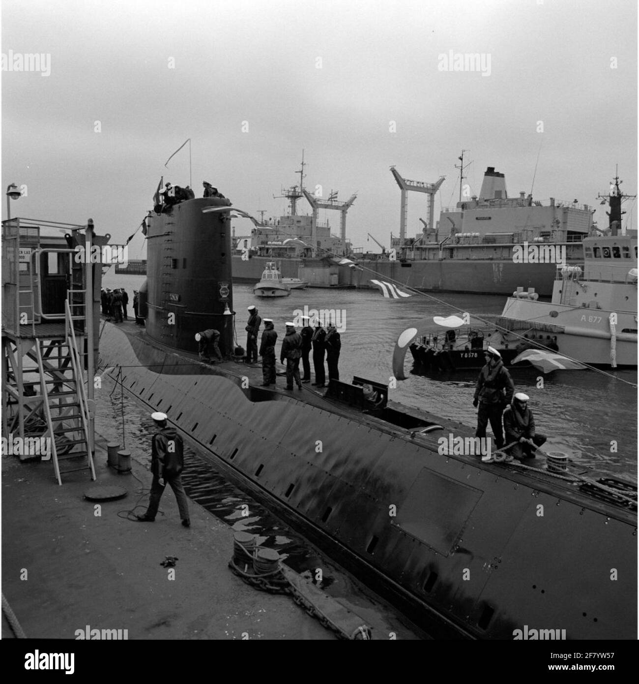 Hr.Ms is on November 23, 1990. Tuna (1966-1991) under the supervision ...