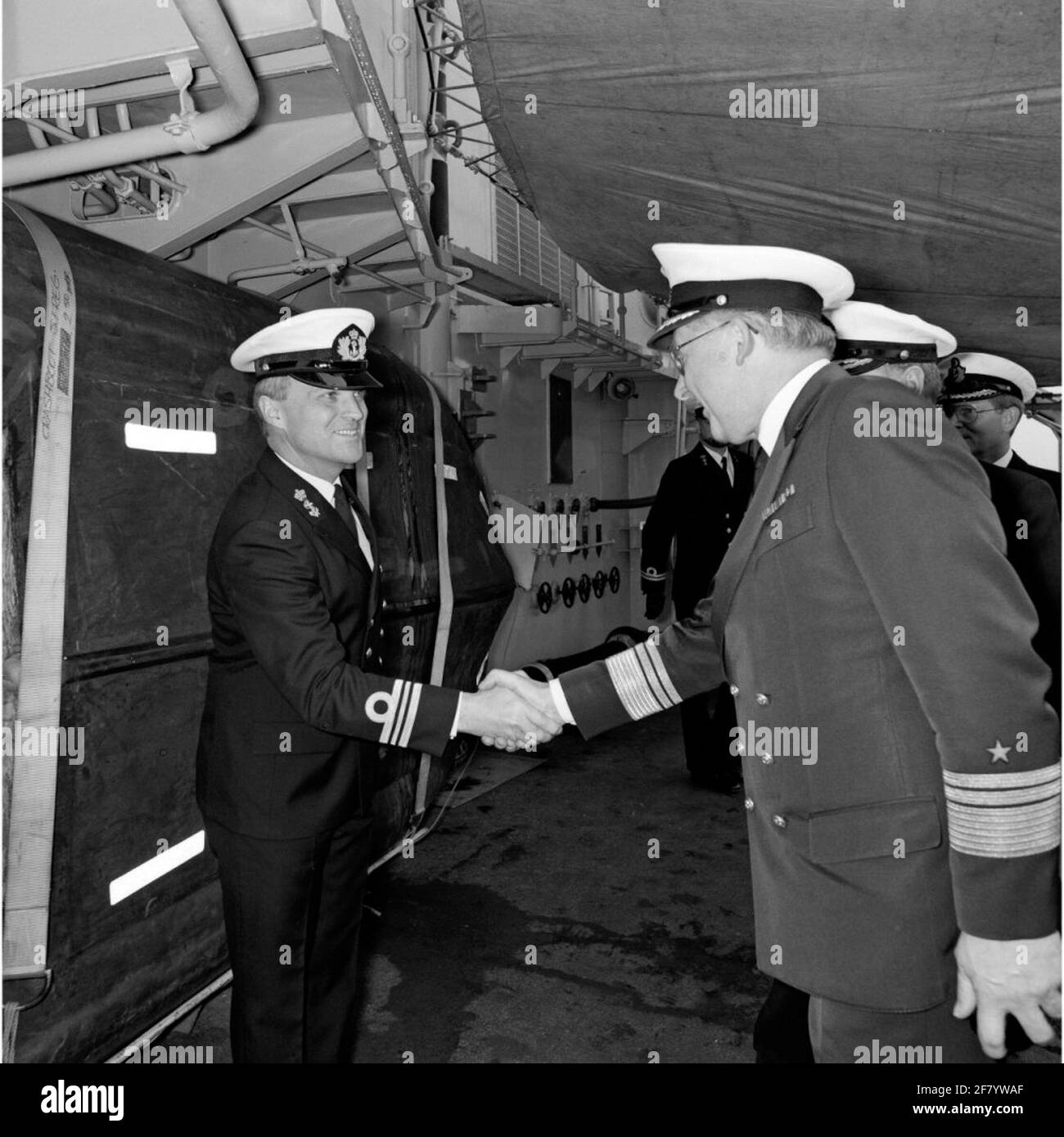 Visit from a German admiral (legal front) to an S-fregat in the naval ...
