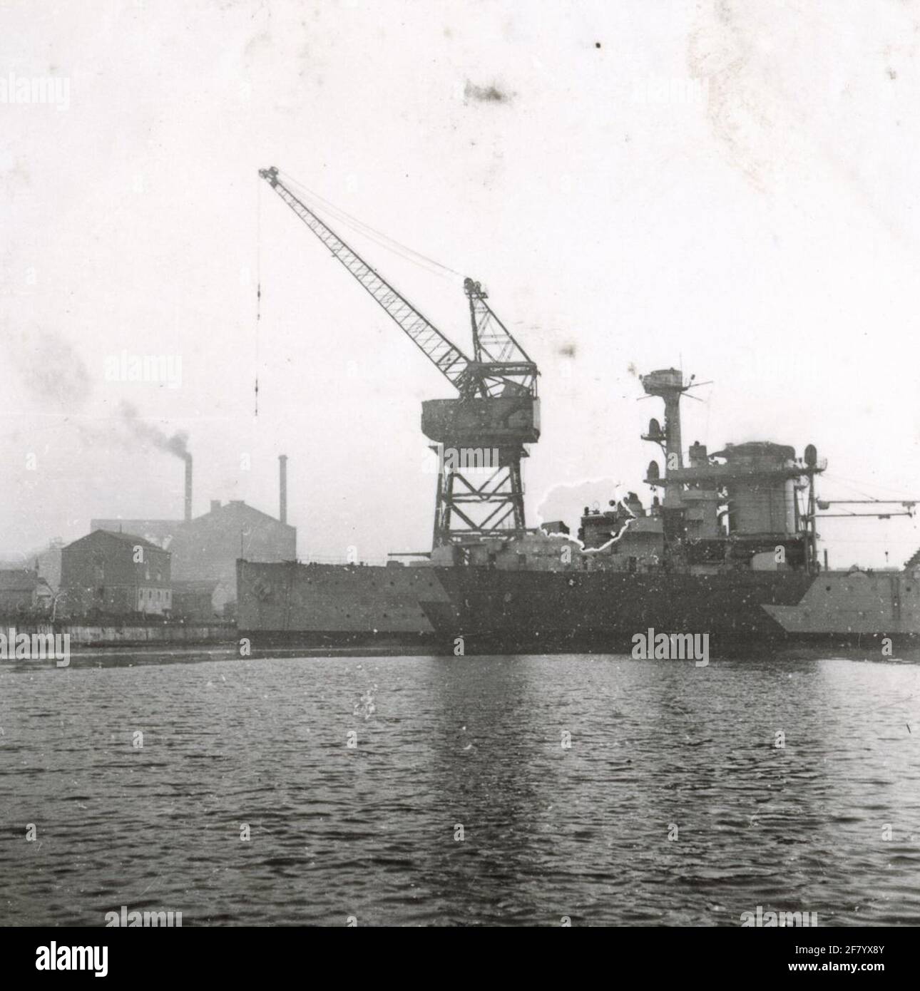 Cruiser Hr.Ms. Sumatra (1926-1942) Trailee period during WWII in ...