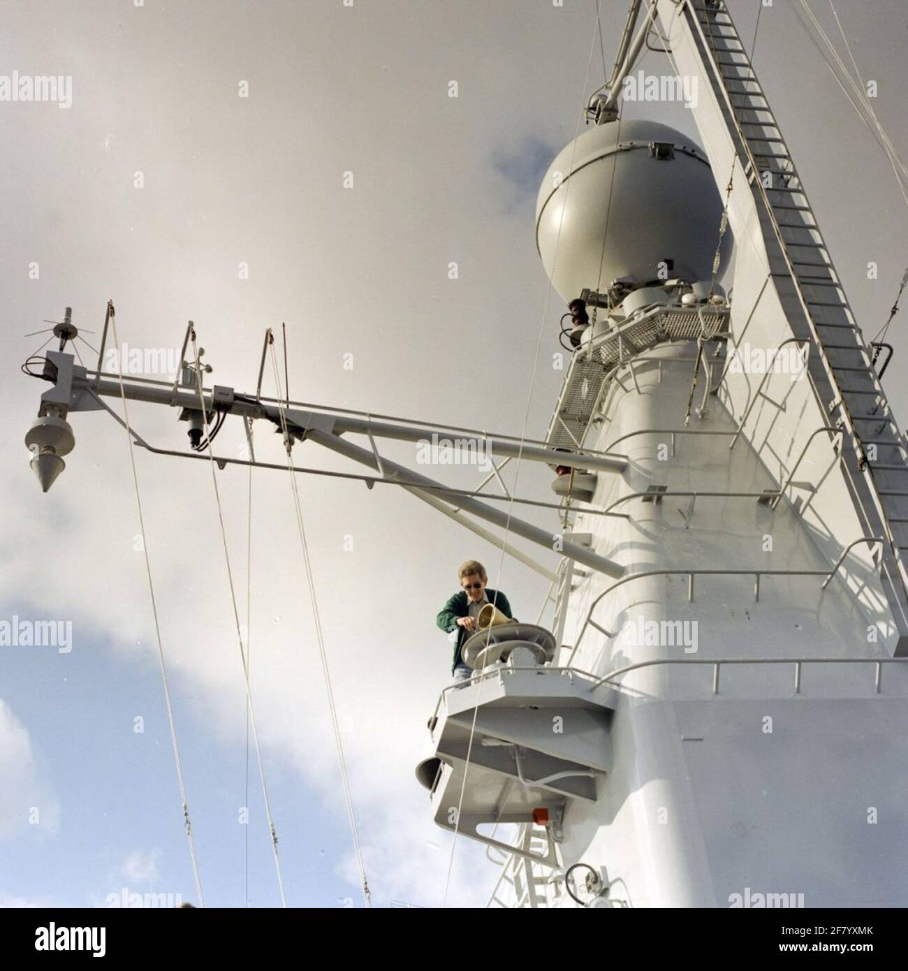 Navy of the Navy Electronic and Optical Company (Meob) in an antennaast ...