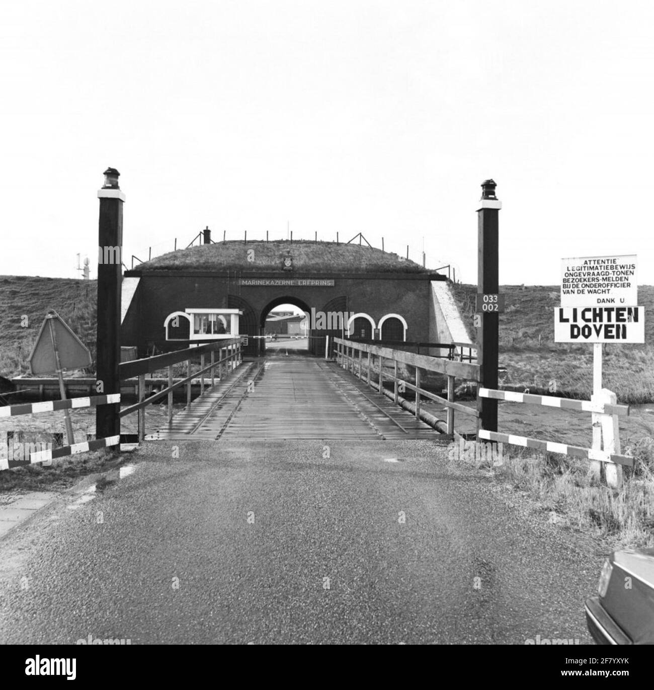 Royal navy barracks historical hi-res stock photography and images - Alamy