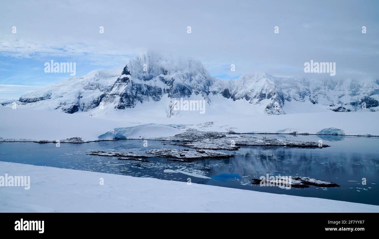 Cold arctic winter snow landscapes on a cruise to Antarctica Stock ...