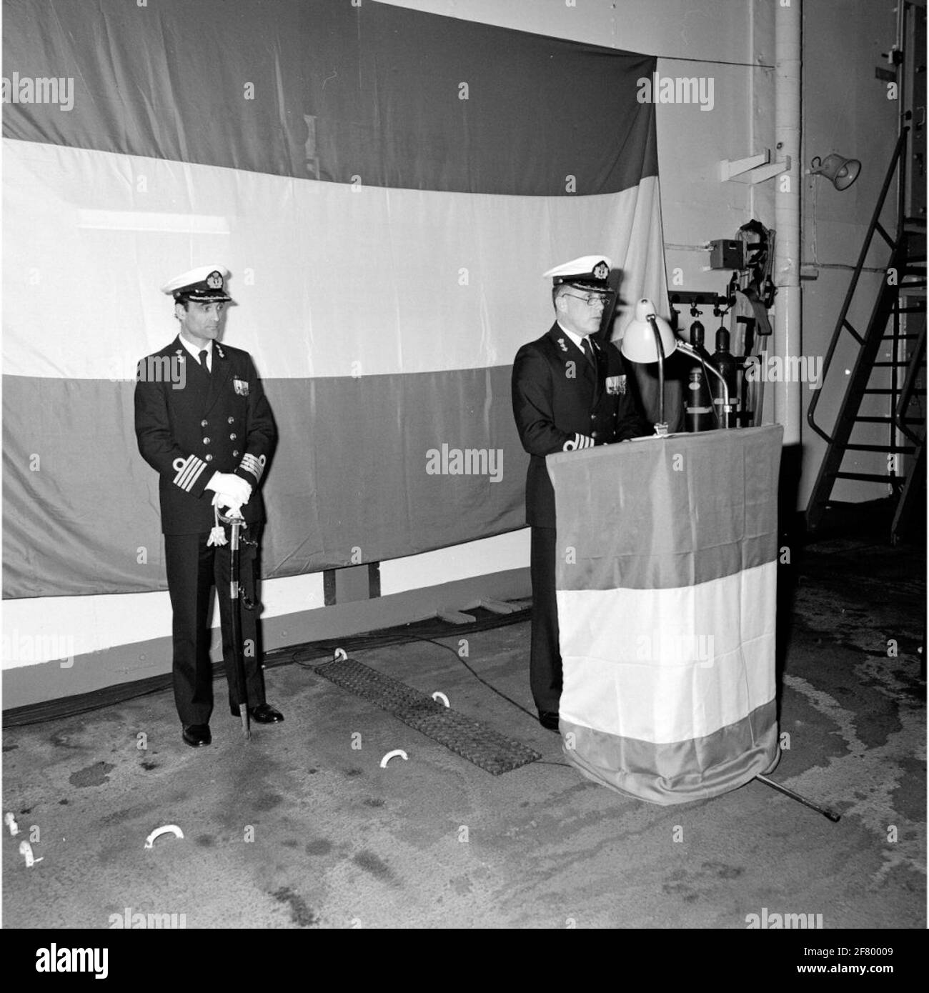 Ship command hi-res stock photography and images - Alamy